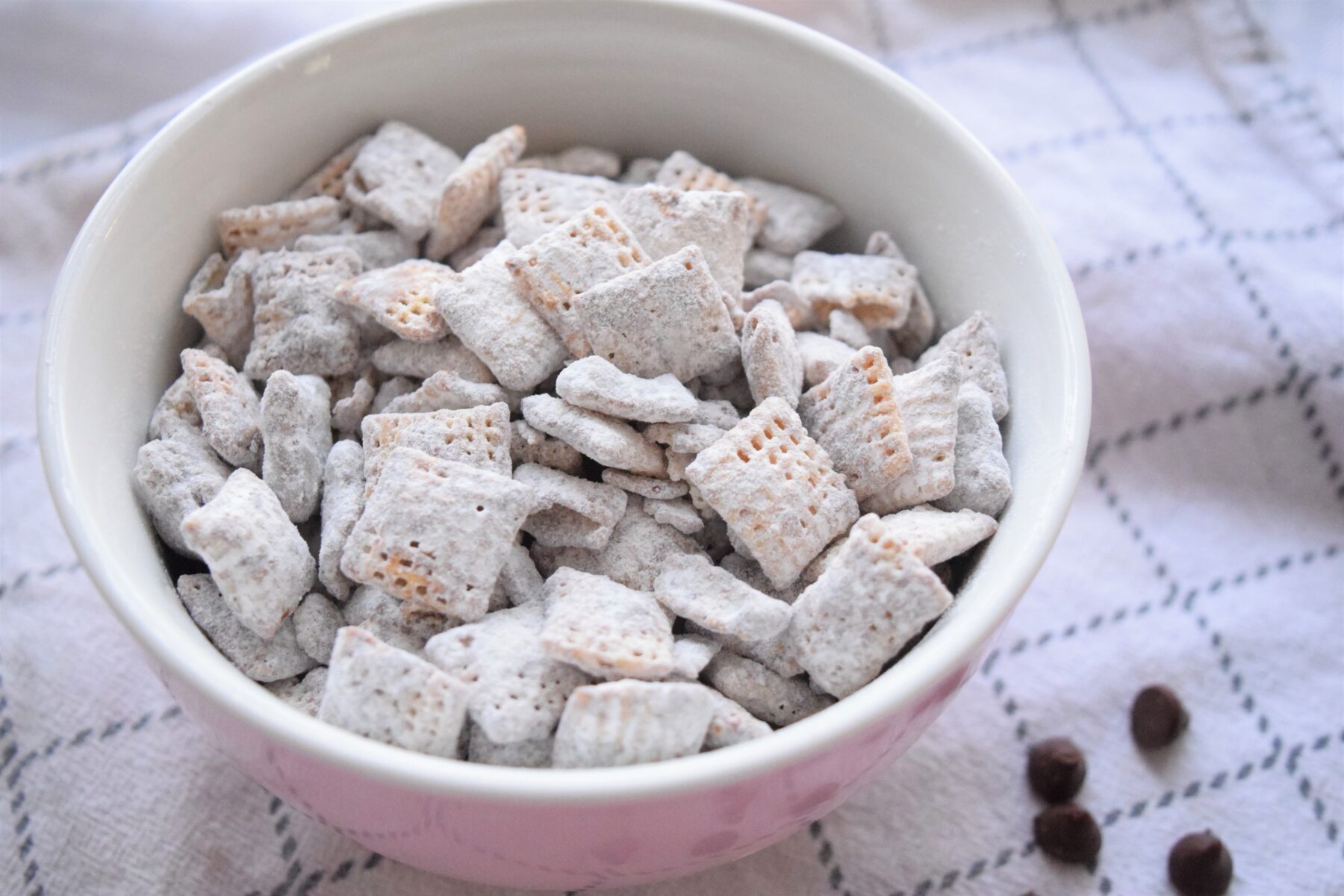 Classic Muddy Buddies – A Little Fish in the Kitchen