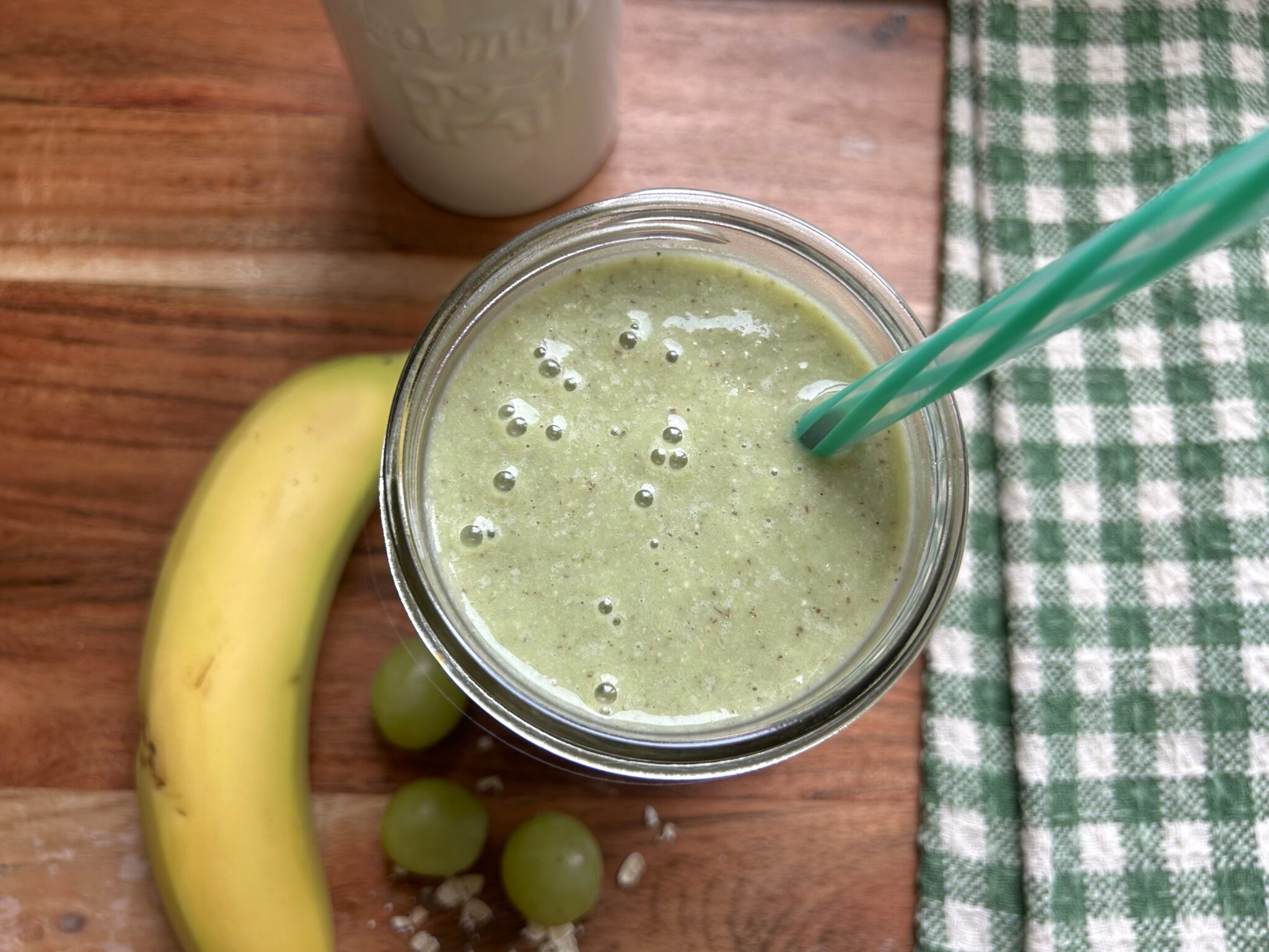 Tropical Green Protein Smoothie with Oats – A Little Fish in the Kitchen